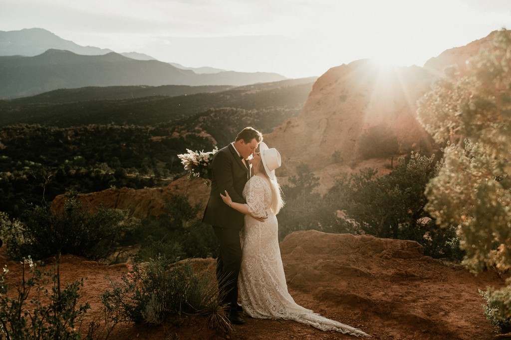 The Ultimate Guide to Eloping in Colorado Springs